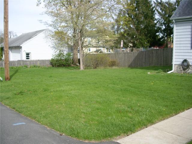 20 Bassett Ave, Warwick, RI 02889 | MLS #1411 | Compass