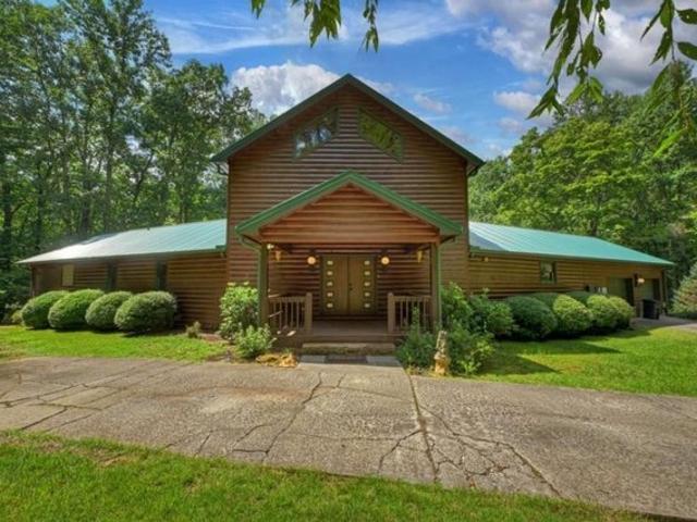 20 Bear Trl, Ellijay, GA 30540