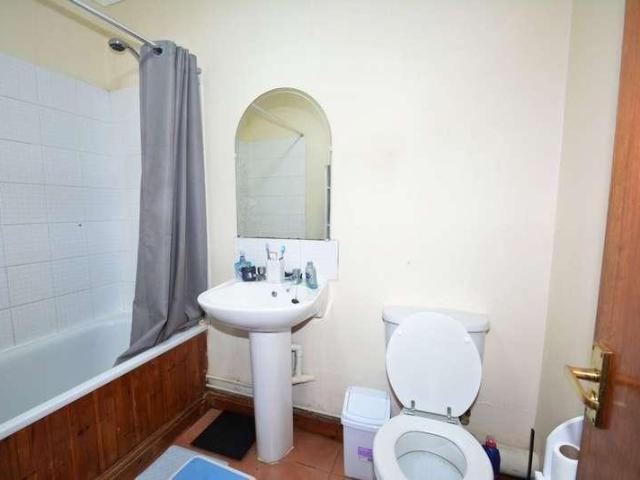 20 bed flat for sale