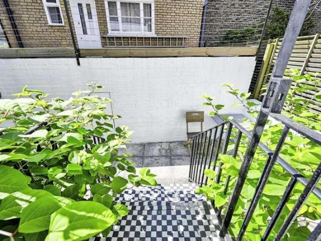 15 bed house for sale