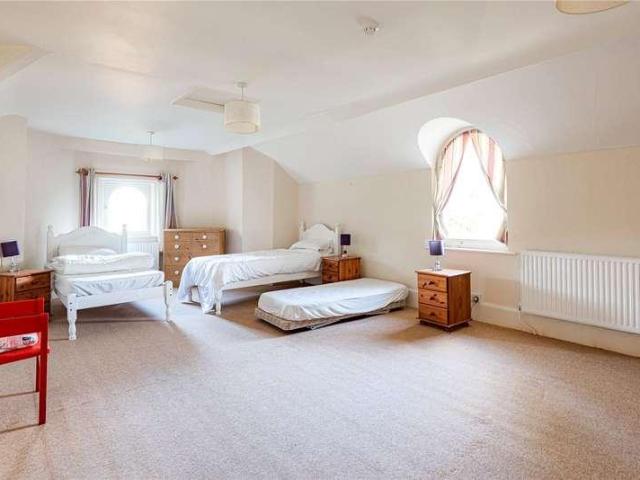 20 bed house for sale