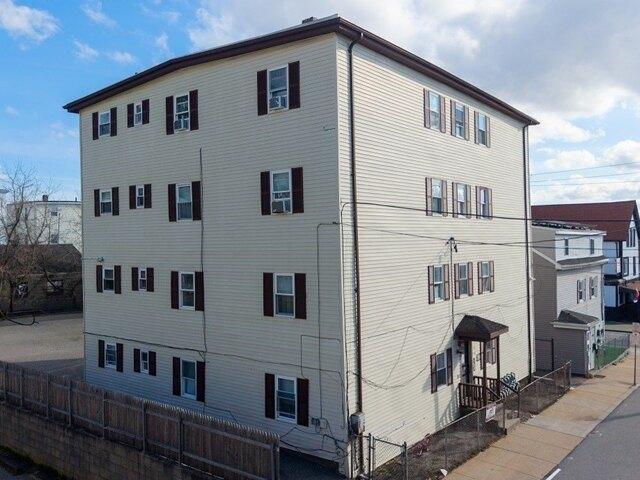 20 bedroom, Fall River MA 02723 104236697