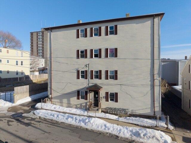 20 bedroom, Fall River MA 02723 101856878