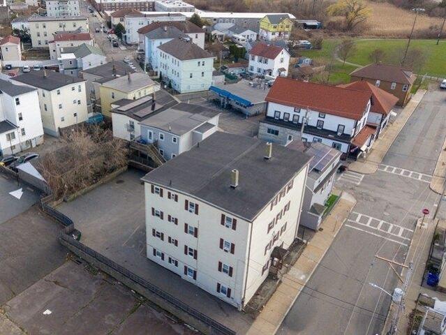 20 bedroom, Fall River MA 02723 LS102254935