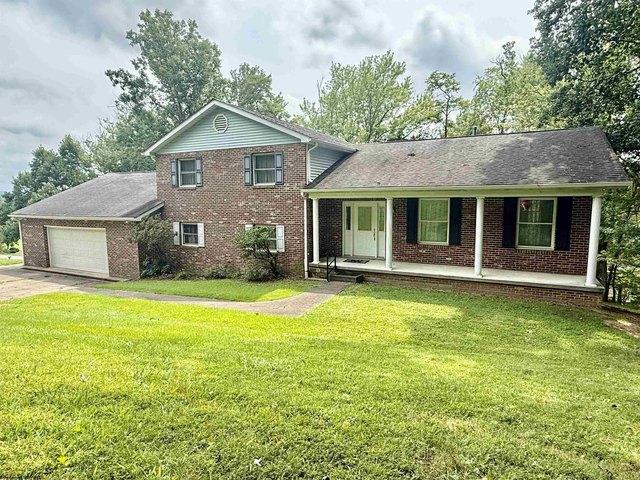 20 Bel Manor Dr, Fairmont, WV 26554