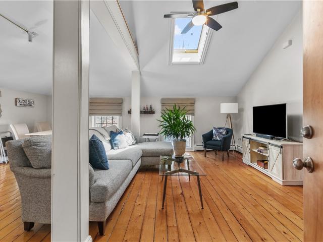 20 Berkeley Ave, Unit 5, Newport, RI 02840 | Compass