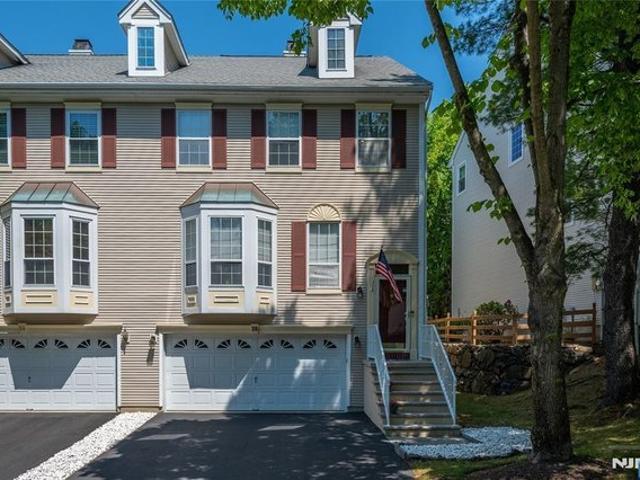 20 Bobolink Ct, Wayne, NJ 07470