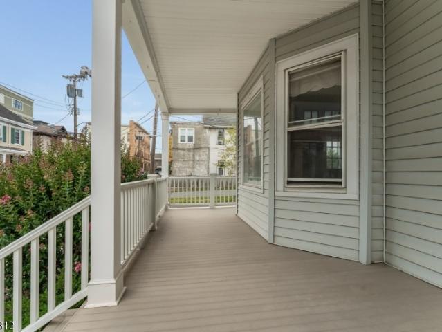 20 Bloomfield Ave