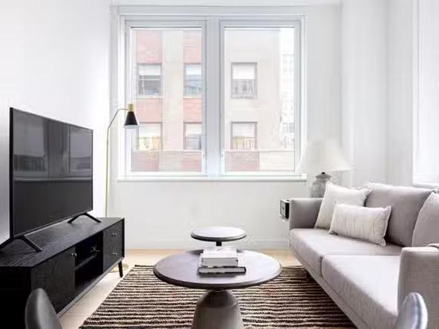 20 Broad St, Financial District 1 Bedroom 1 Bath
