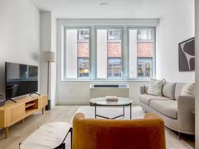 20 Broad St, Financial District 1 Bedroom 1 Bath