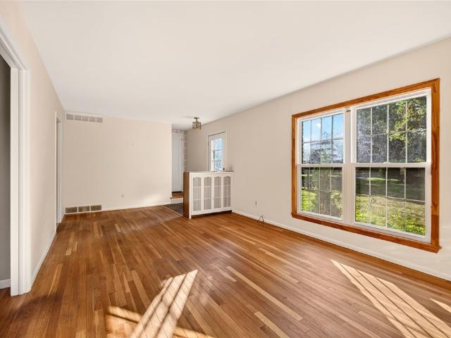 20 Brooktree Drive