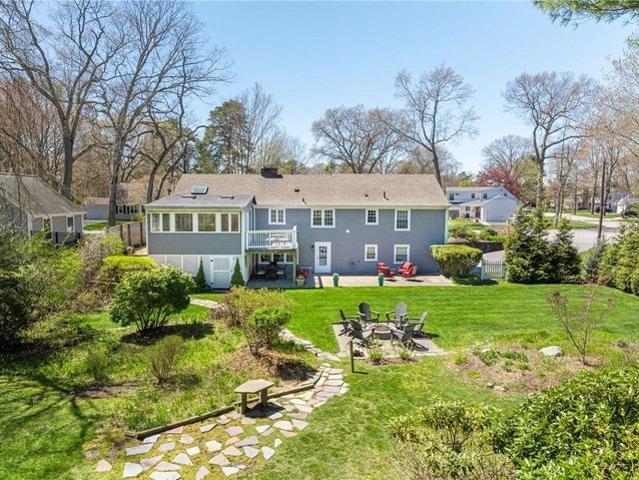20 Bullock Ave, Barrington, RI 02806