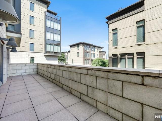 20 Cambridge Way, Weehawken, US, NJ