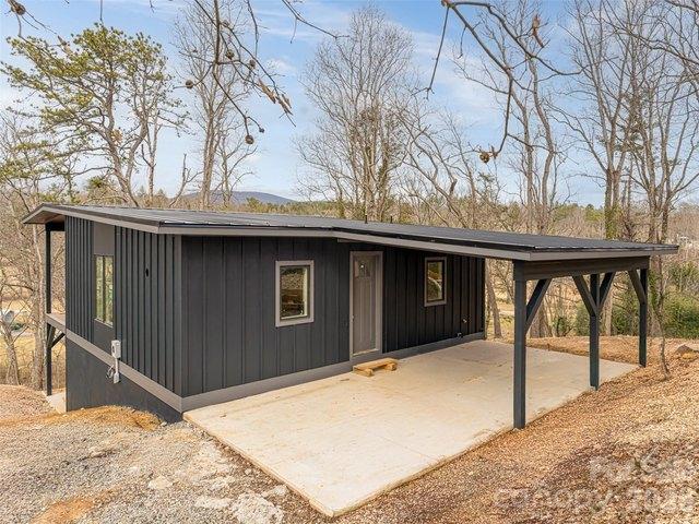 20 Cane Creek Ln, Fairview, NC 28730