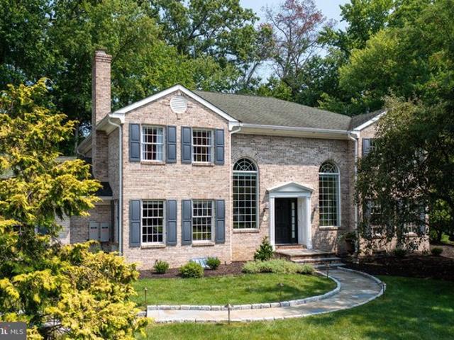 20 Carillon Ct, Wilmington, DE 19803