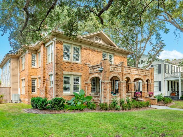20 Cedar Lawn Drive S