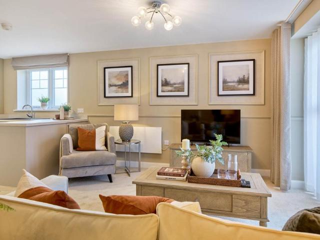 20 Chalkwell Avenue, Westcliff on Sea. 2 bed retirement property to rent £3,580 pcm £826 pw