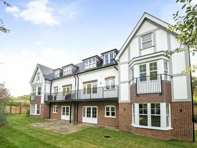 20 Chewton Farm Road, Bordeaux, Highcliffe, 2 Bedroom Apartment