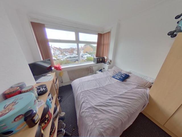 20 Chestnut Grove, Hyde Park, Leeds LS6 3 bed townhouse to rent £1,820 pcm £420 pw