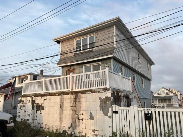 20 Church St, Howard Beach, NY 11414