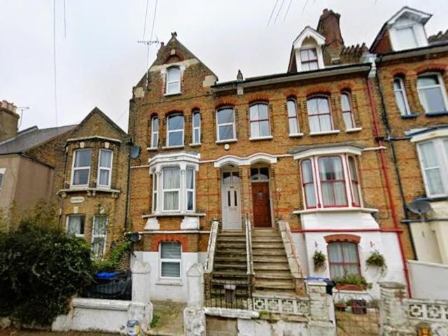 20 Codrington Road, Ramsgate CT11, 2 bed flat to rent, £1,350 pcm | PrimeLocation