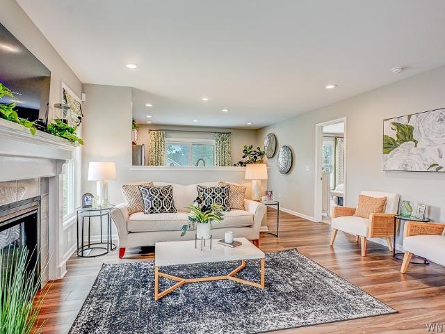 20 Cloverleaf Court # 1
