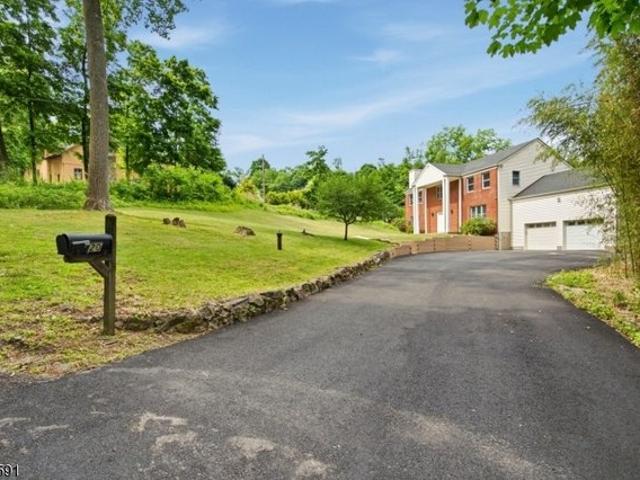 20 Cleacene Ave, Mount Olive Township, NJ 07828