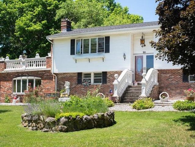 20 Craig Ln, Dover Plains, NY 12522