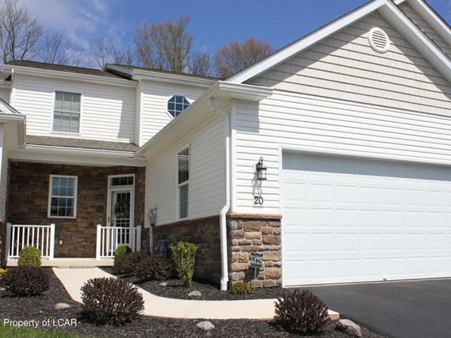 20 Dakota Dr, Dallas, PA 18612