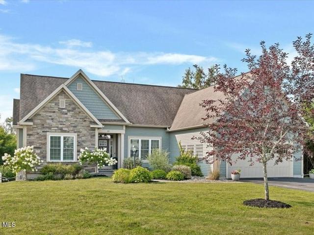 20 Denhelder Dr, Ballston Lake, NY 12019