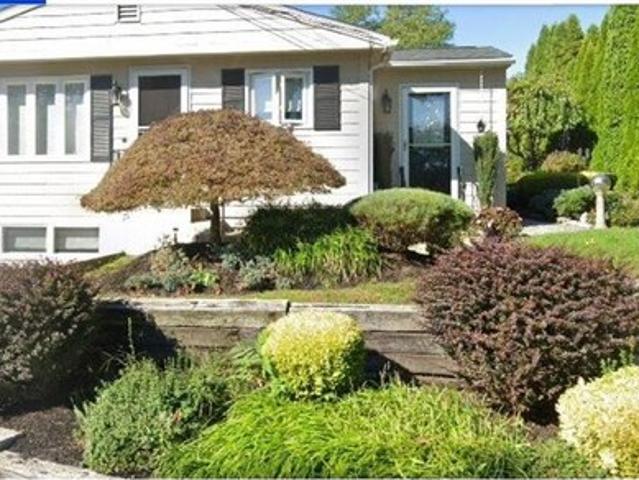 20 Dewey Ave, North Providence, RI 02911