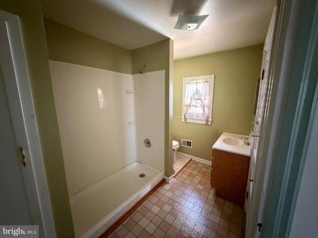 20 dickinson road # b second floor