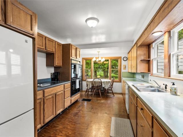 20 E Maple Avenue
