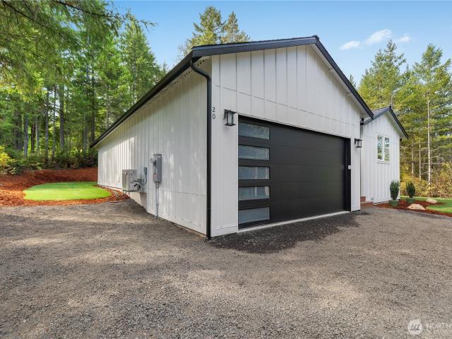 20 E Meadow Mist Place
