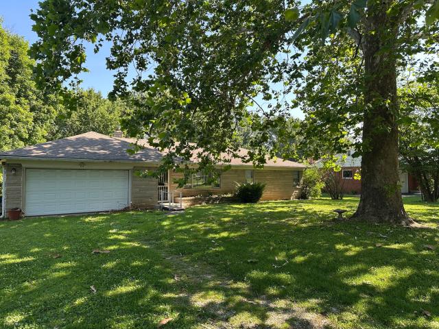 20 E Beechwood