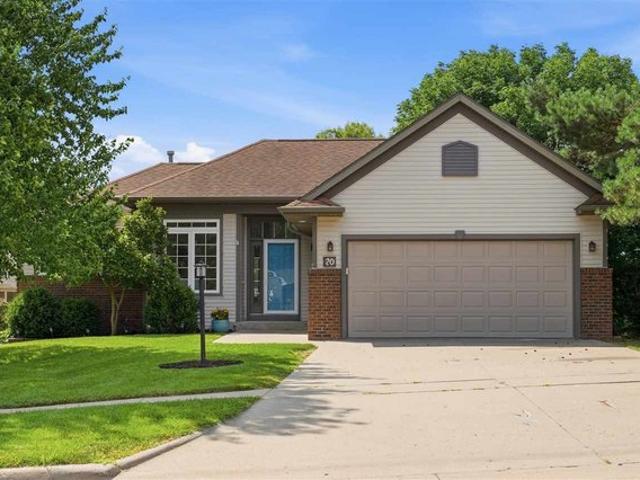 20 E Dovetail Dr, Coralville, IA 52241