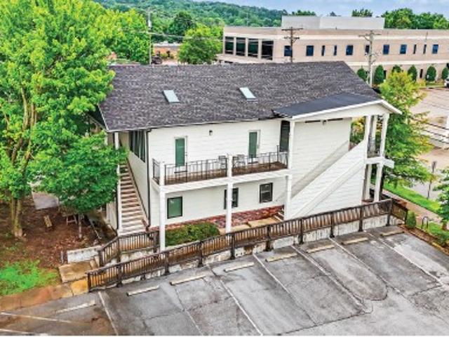 20 E Spring Street