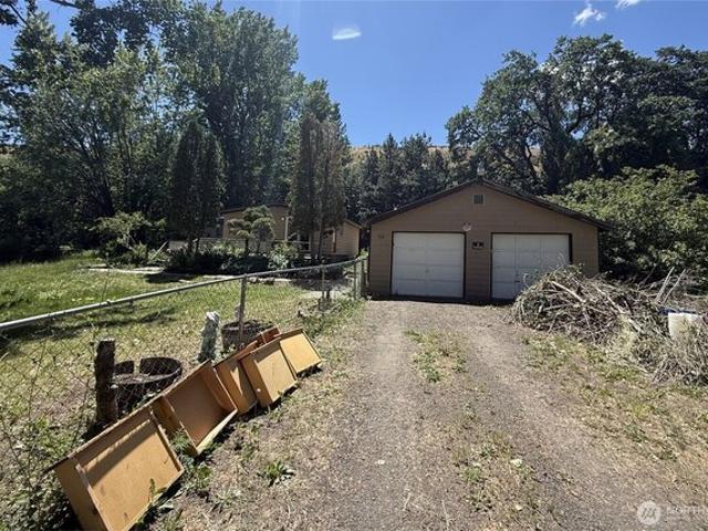20 E Tampico Park Rd, Yakima, WA 98903