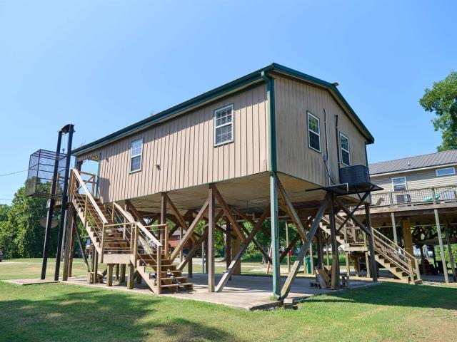 20 E Valley Dr