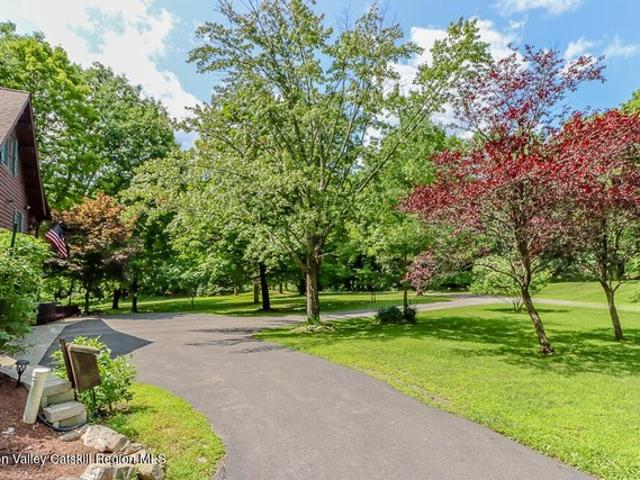 20 Elm St, Chatham, NY 12037