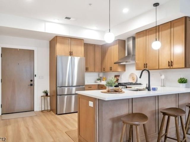 20 Encampment Ct 104, Montville Township, NJ 07045