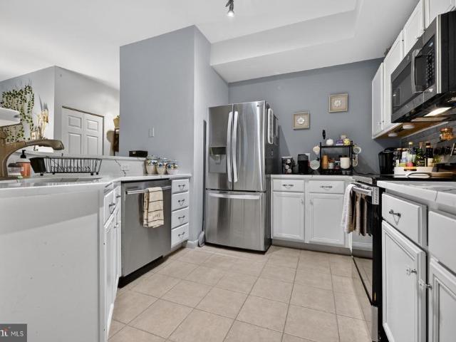 20 F Amberstone Court