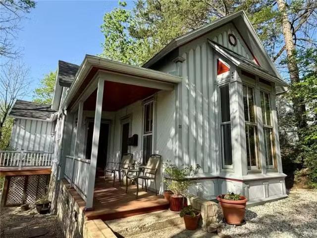 20 FAIRMOUNT ST, EUREKA SPRINGS, AR 72632 Single Family Reside.