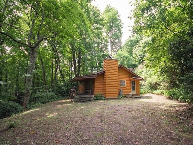 20 Fairmont Dr, Franklin, NC 28734