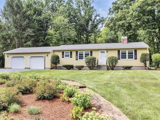 20 Forest Dr, Bedford, NH 03110