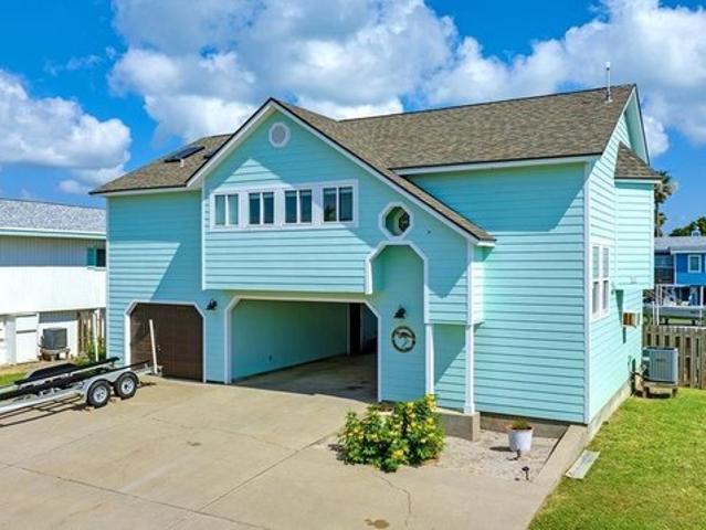20 Flamingo Rd, Rockport, TX 78382
