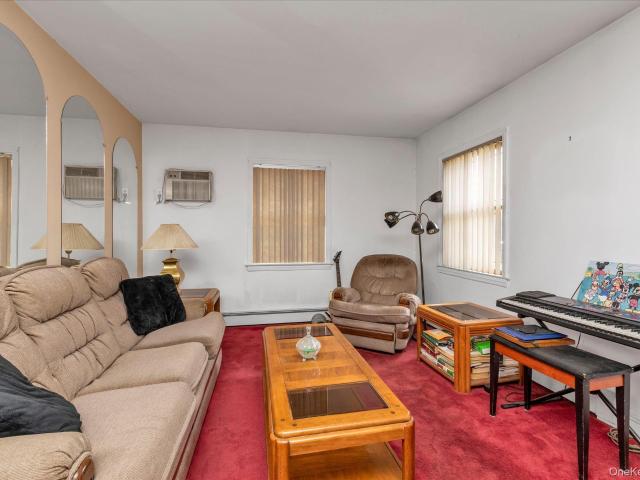 20 Francine Drive N