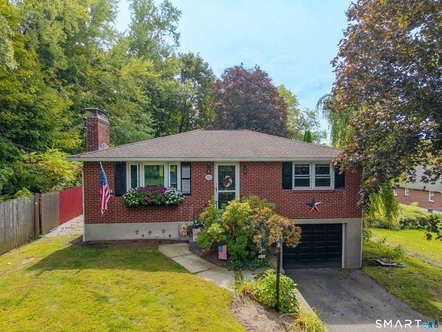 20 Frederick St, Torrington, CT 06790
