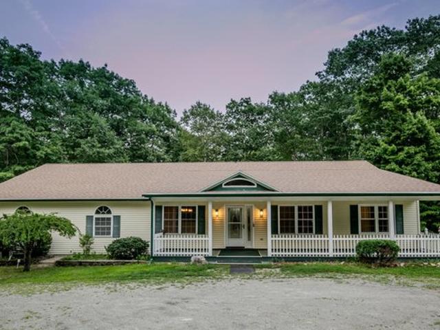 20 Gabradak Ln, Chelsea, ME 04330