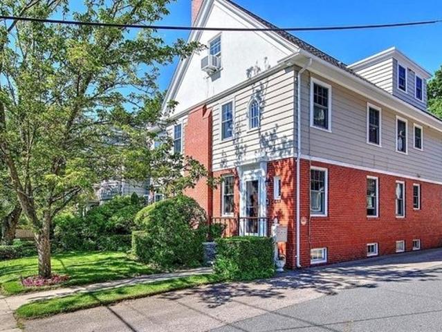 20 Grotto Ave, Providence, RI 02906